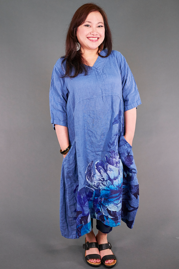 2195 Serenade Tunic Delft-Glass Chrysanthemum - Blue Fish Clothing